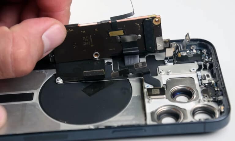 iPhone 15 Pro Maxの分解動画をiFixitが公開：光学5倍ズームパーツ、A17 Proチップ、X70モデムが明らかに | TEXAL